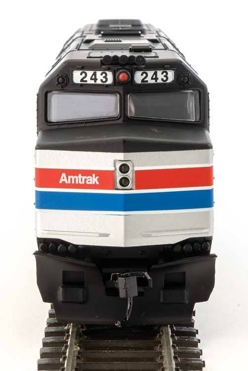 EMD F40PH - Standard DC -- AmtrakR 243 Phase II silver, red,